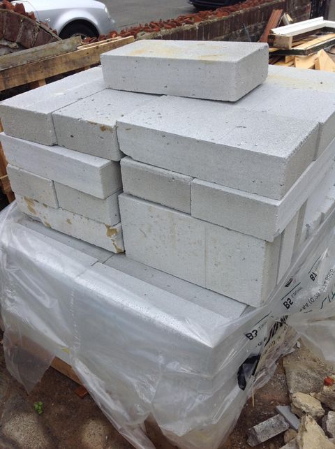 63 x Quin light B3 100 mm Celcon blocks | Enviromate